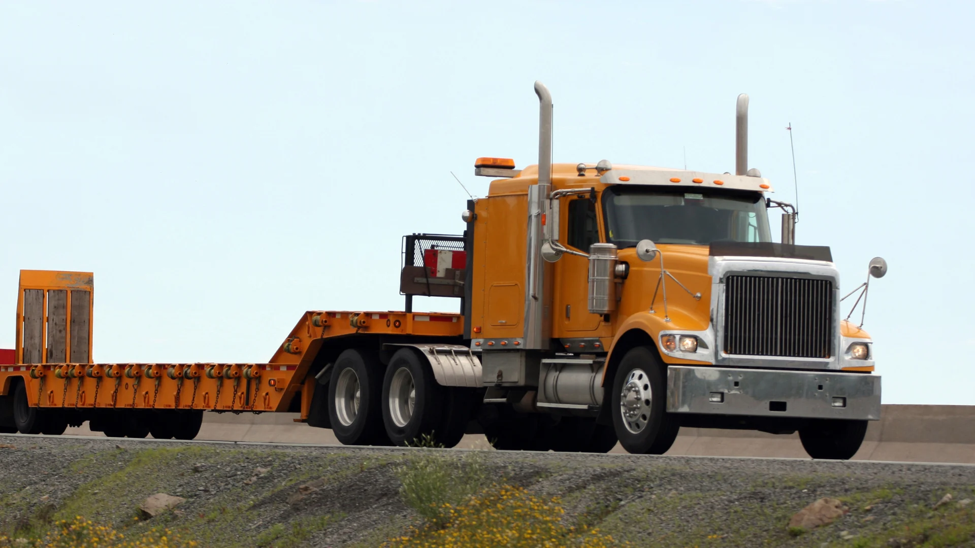 Flatbed Transport Abbotsford | Safe & Reliable Hauling